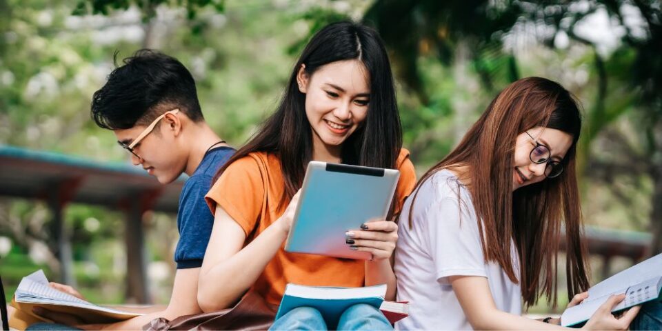 19 Best Online Jobs for High School Students [2025-Edition]